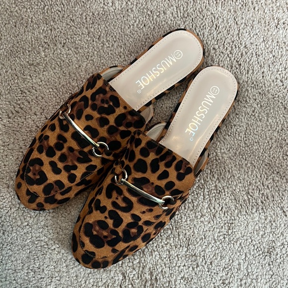 musshoe | Shoes | Brand New Never Worn Slides | Poshmark
